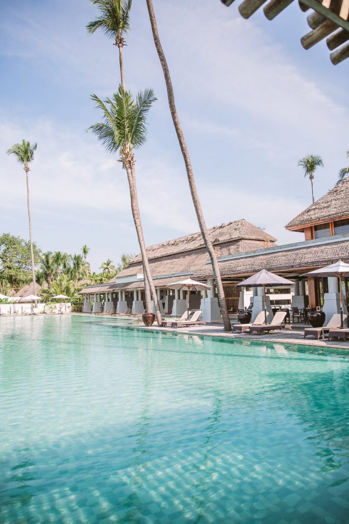 Hotel Review: Hilton Ngapali Resort & Spa – THETRAVELBLOG.at – Curious ...